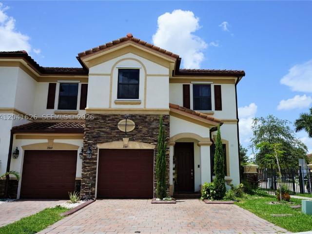 4 bedroom luxury Townhouse for rent in Hialeah, Florida