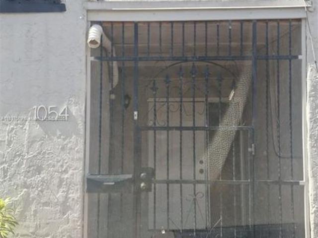 4 bedroom luxury Townhouse for rent in Hialeah, Florida
