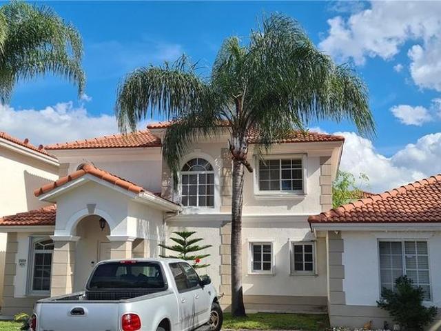 4 bedroom luxury Townhouse for rent in Hialeah, Florida