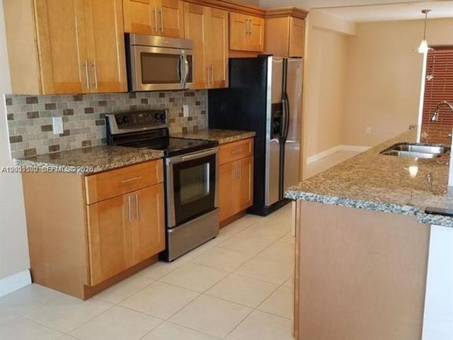 4 bedroom luxury Townhouse for rent in Hollywood, Florida
