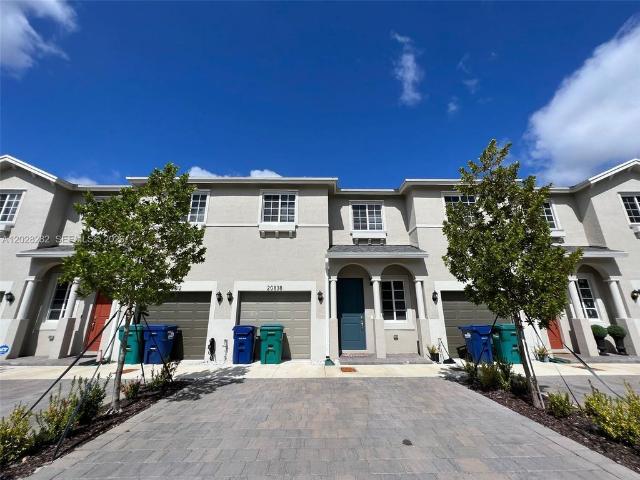 4 bedroom luxury Townhouse for rent in Miami Gardens, Florida