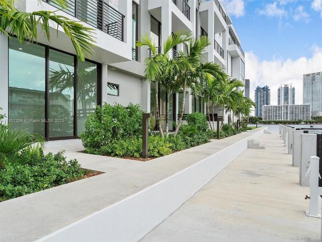 4 bedroom luxury Townhouse for rent in North Miami Beach, United States