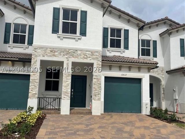 4 bedroom luxury Townhouse for rent in North Miami, Florida