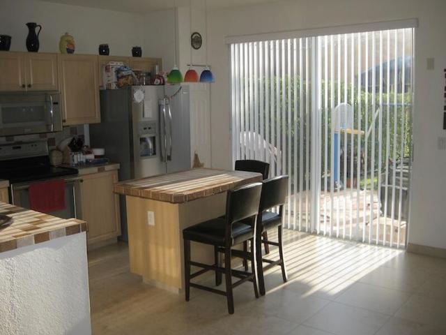 4 bedroom luxury Townhouse for rent in Sunrise, Florida