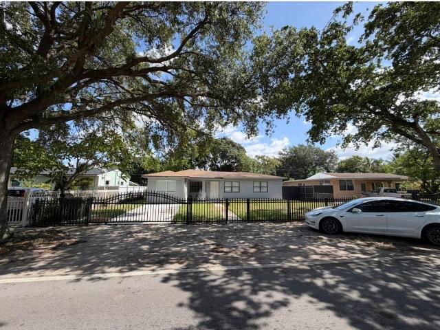 4 bedroom luxury Villa for rent in North Miami, Florida