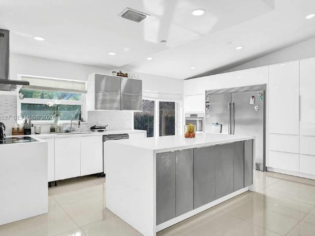 4 bedroom luxury Villa for rent in North Miami, United States