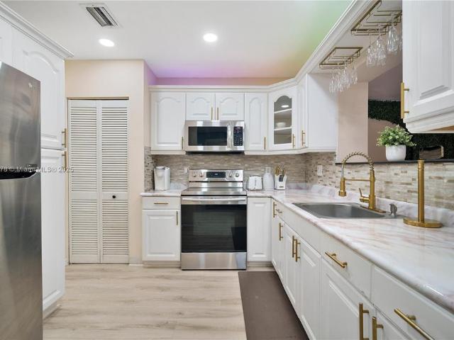 4 bedroom luxury Villa for rent in North Miami, United States