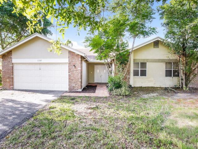 4 bedroom luxury Villa for rent in Coral Springs, Florida