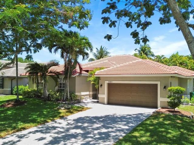 4 bedroom luxury Villa for rent in Coral Springs, Florida