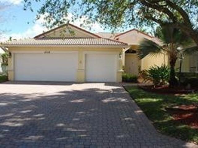 4 bedroom luxury Villa for rent in Coral Springs, Florida