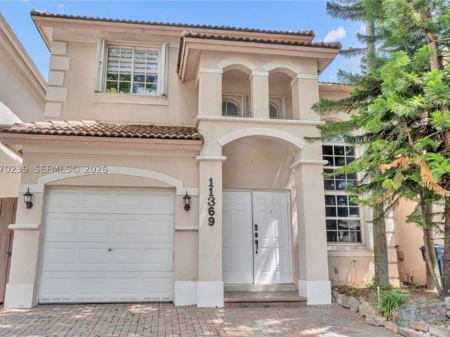 4 bedroom luxury Villa for rent in Doral, Florida
