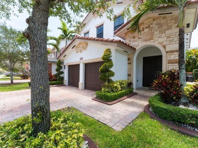 4 bedroom luxury Villa for rent in Doral, Florida