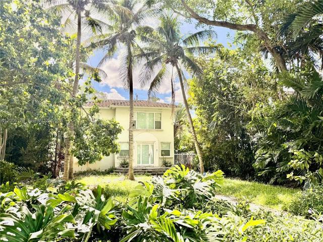 4 bedroom luxury Villa for rent in El Portal, Florida