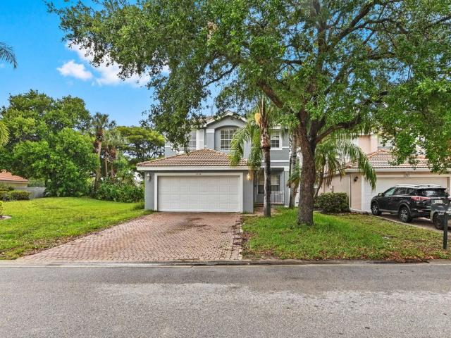 4 bedroom luxury Villa for rent in Greenacres City, Florida