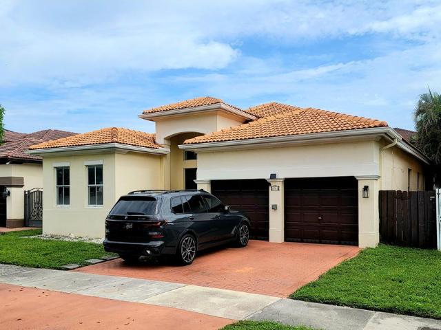 4 bedroom luxury Villa for rent in Hialeah, Florida
