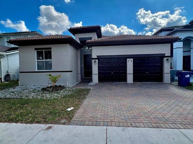 4 bedroom luxury Villa for rent in Hialeah, Florida