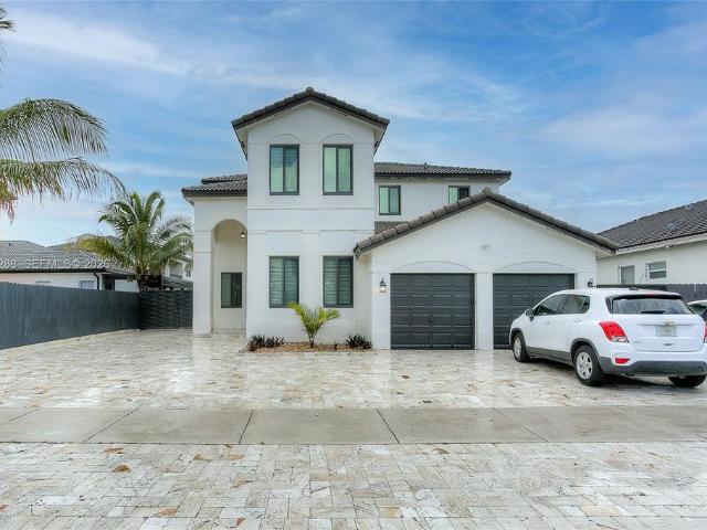 4 bedroom luxury Villa for rent in Hialeah, Florida
