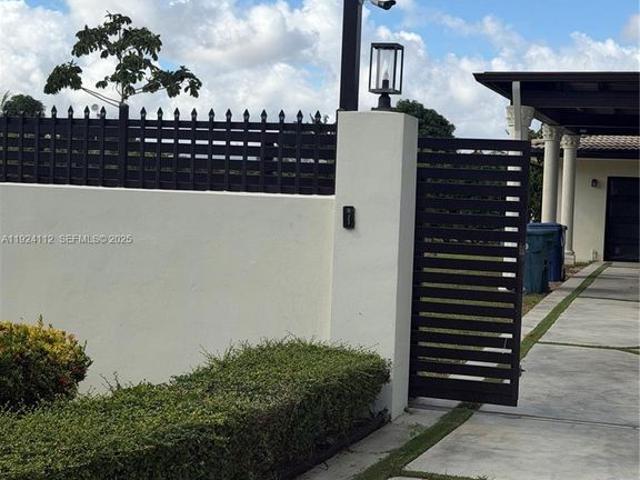4 bedroom luxury Villa for rent in Homestead, Florida