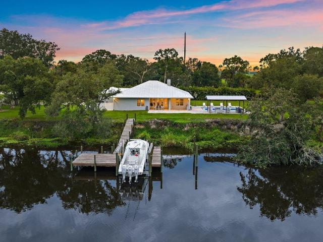 4 bedroom luxury Villa for rent in Indiantown, United States