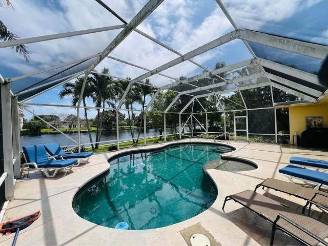 4 bedroom luxury Villa for rent in Lake Clarke Shores, United States