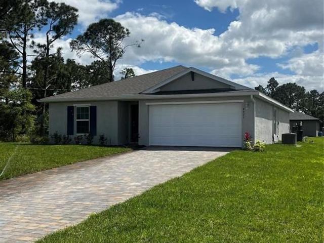 4 bedroom luxury Villa for rent in Lehigh Acres, Florida