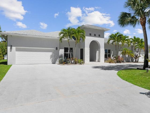 4 bedroom luxury Villa for rent in Loxahatchee Groves, Florida
