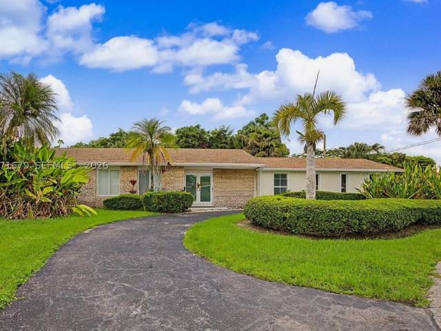 4 bedroom luxury Villa for rent in Pinecrest, Florida
