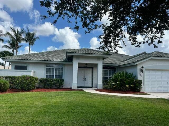 4 bedroom luxury Villa for rent in Royal Palm Beach, Florida