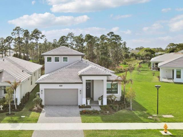 4 bedroom luxury Villa for rent in Stuart, Florida