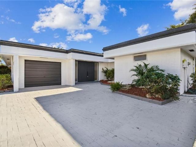 4 bedroom luxury Villa for rent in Tamarac, Florida