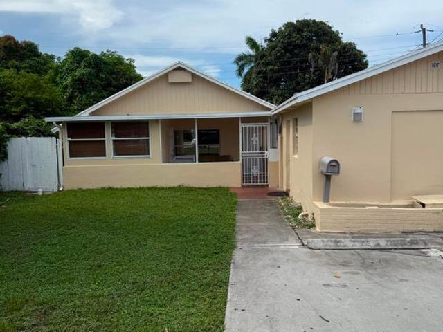 4 bedroom luxury Villa for rent in West Palm Beach, Florida