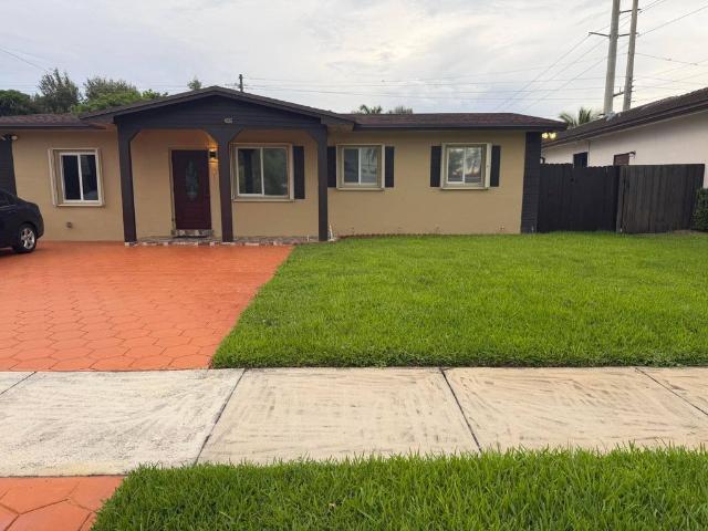 4 bedroom luxury Villa for rent in West Park, Florida