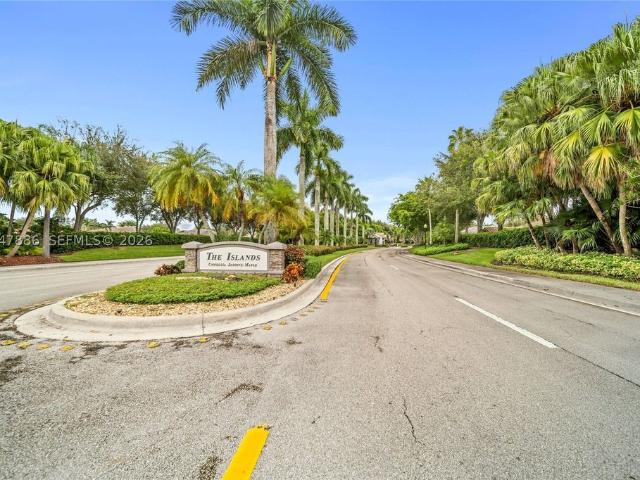 4 bedroom luxury Villa for rent in Weston, Florida
