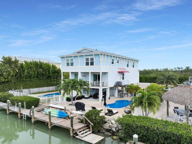 4 bedroom luxury Villa for sale in Marathon, Florida
