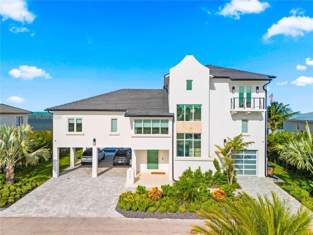 4 bedroom luxury Villa for sale in Marathon, Florida
