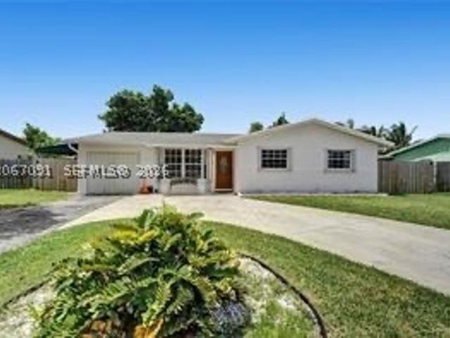 4 bedroom luxury Villa for sale in Margate, Florida