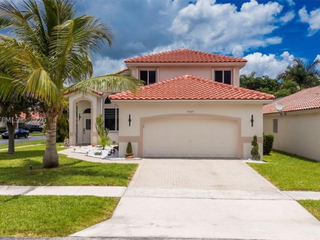 4 bedroom luxury Villa for sale in Margate, Florida