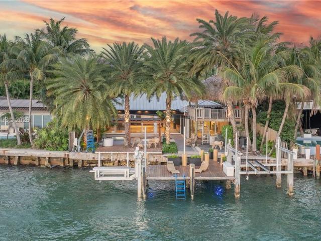 4 bedroom luxury Villa for sale in Miami Beach, Florida