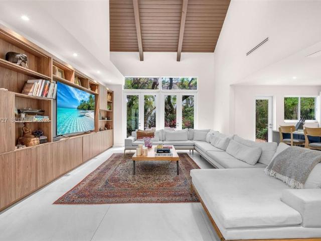 4 bedroom luxury Villa for sale in Miami, Florida