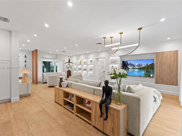 4 bedroom luxury Villa for sale in Miami, Florida