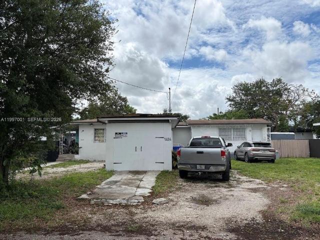 4 bedroom luxury Villa for sale in Miami Heights Trailer Park, Florida