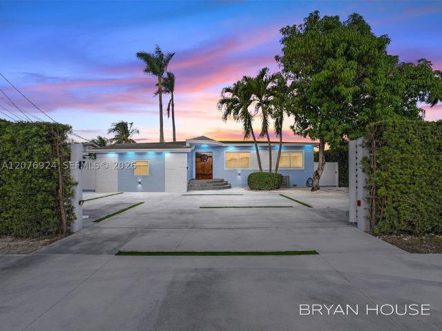 4 bedroom luxury Villa for sale in Miami Heights Trailer Park, Florida