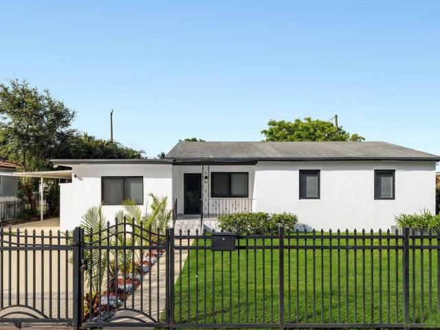 4 bedroom luxury Villa for sale in Miami Heights Trailer Park, Florida