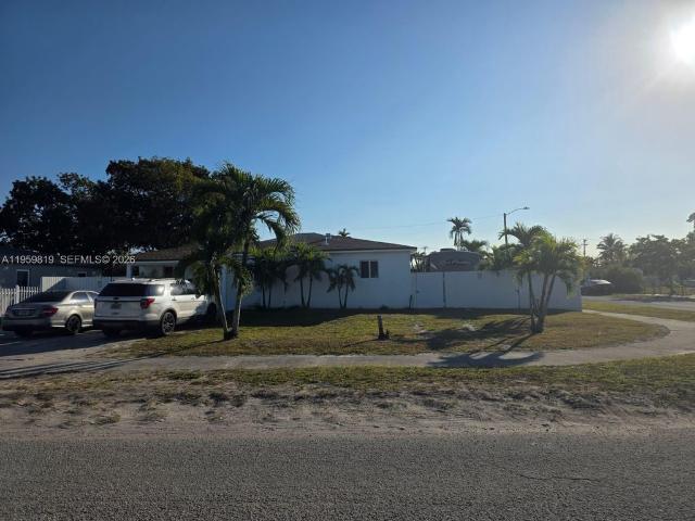 4 bedroom luxury Villa for sale in Miami Heights Trailer Park, Florida