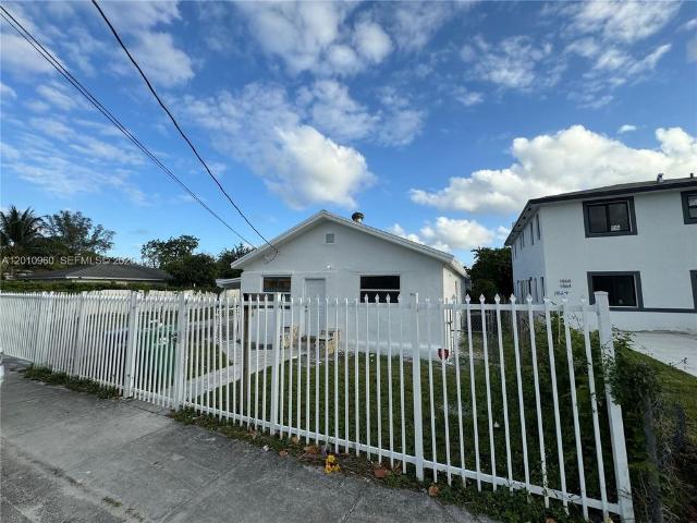 4 bedroom luxury Villa for sale in Miami Heights Trailer Park, Florida