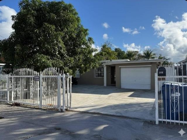 4 bedroom luxury Villa for sale in Miami Heights Trailer Park, Florida