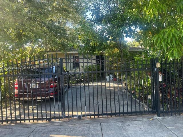 4 bedroom luxury Villa for sale in Miami Heights Trailer Park, Florida