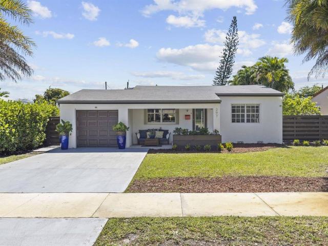 4 bedroom luxury Villa for sale in Miami Springs, Florida