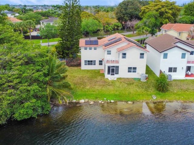 4 bedroom luxury Villa for sale in Miami Terrace Mobile Home, Florida