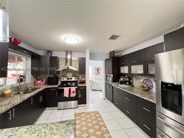 4 bedroom luxury Villa for sale in Miami Terrace Mobile Home, Florida